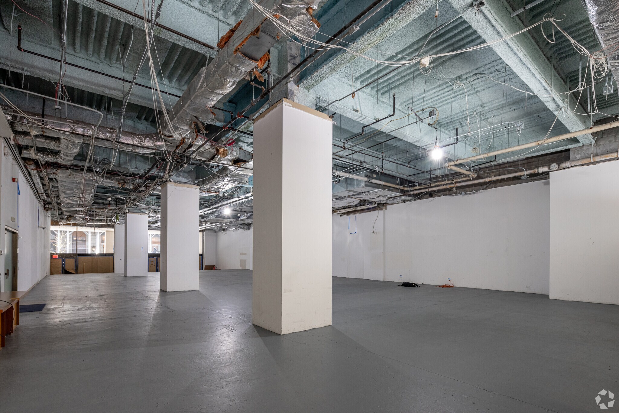 9 W 57th St, New York, NY 10019 - 9W57 | LoopNet