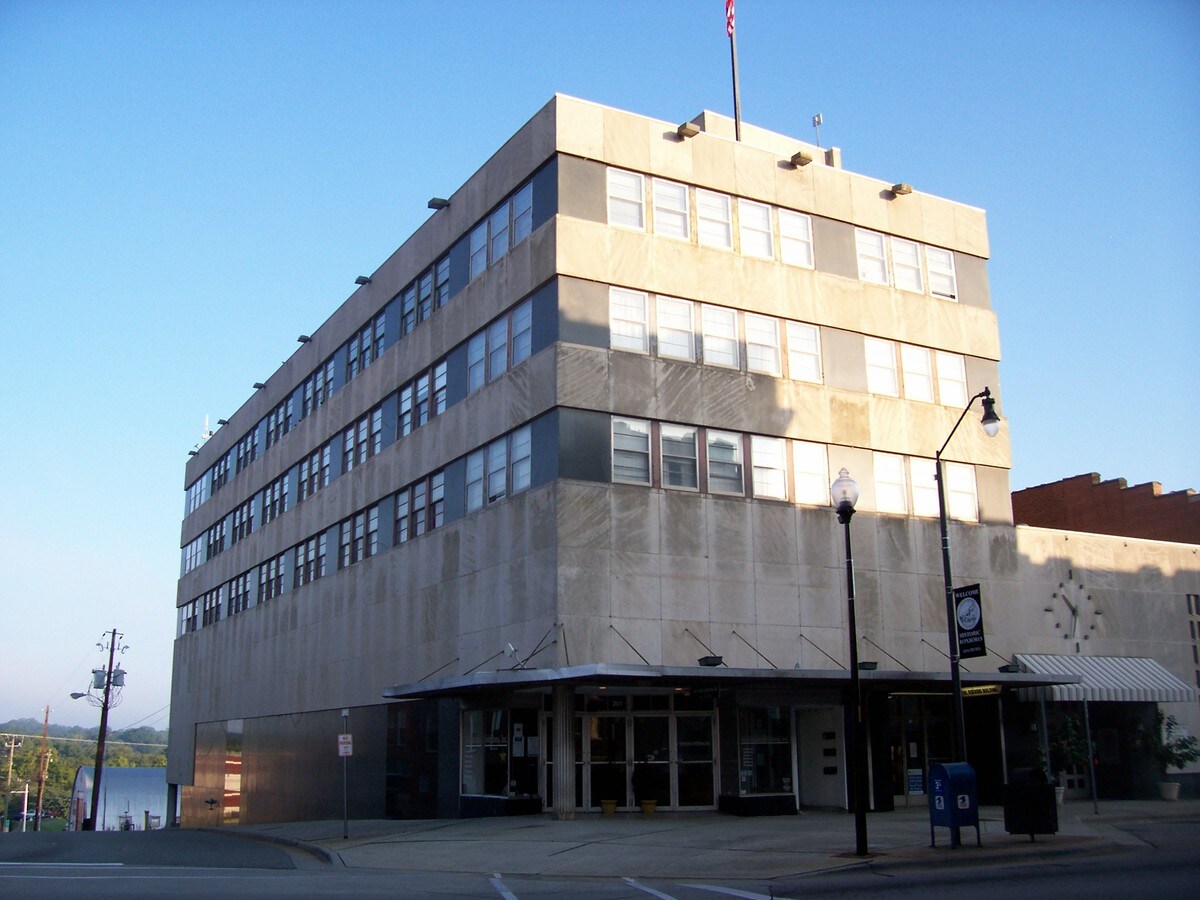 201 N Main St, Roxboro, NC 27573 | LoopNet