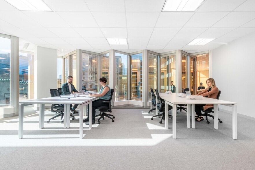 5200 Yonge St, Toronto, ON M2N 5P6 - Spaces North York | LoopNet