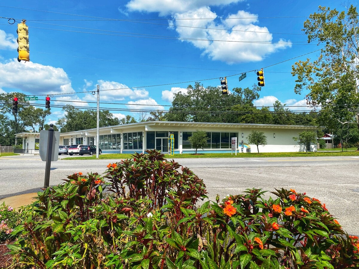 2724 Old Shell Rd, Mobile, AL 36607 - Blue Bird Hardware Building | LoopNet