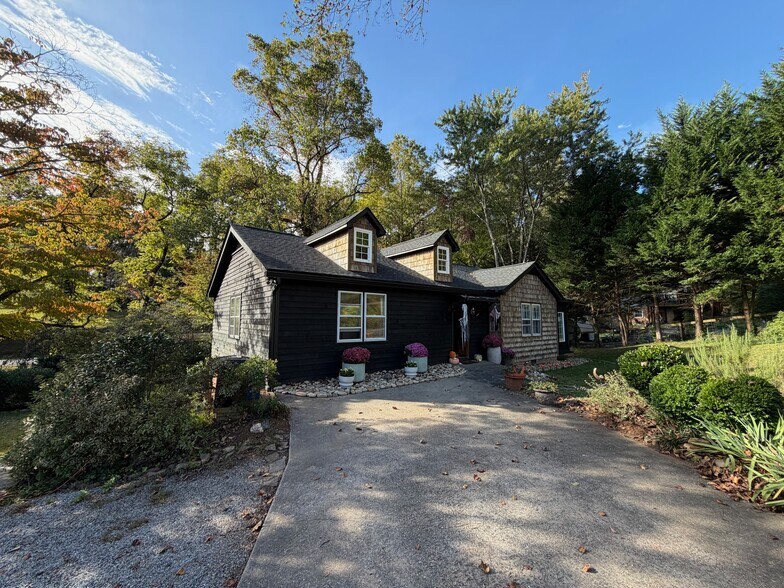 35 Wilcox Rd, Tryon, NC 28782 - Hwy 176 Commercial Land + House | LoopNet