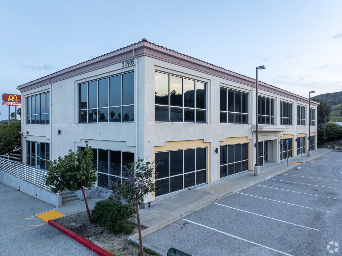31905 Castaic Rd, Castaic, CA 91384 - Castaic Lake Plaza | LoopNet