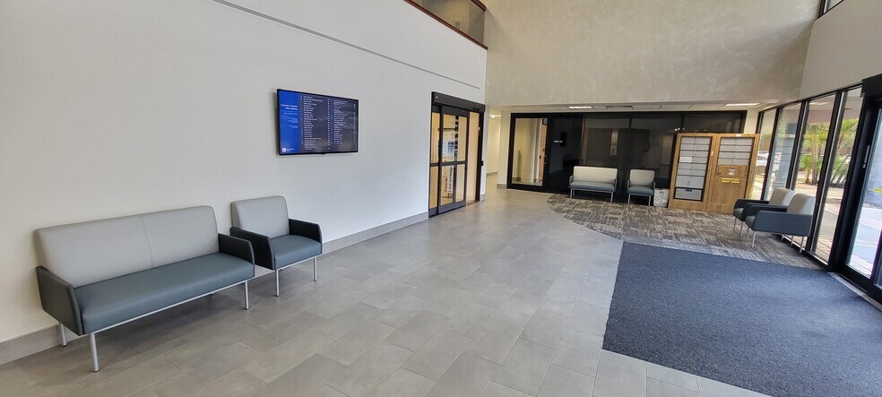 800 Goodlette Rd N, Naples, FL 34102 - Commons Professional Park ...