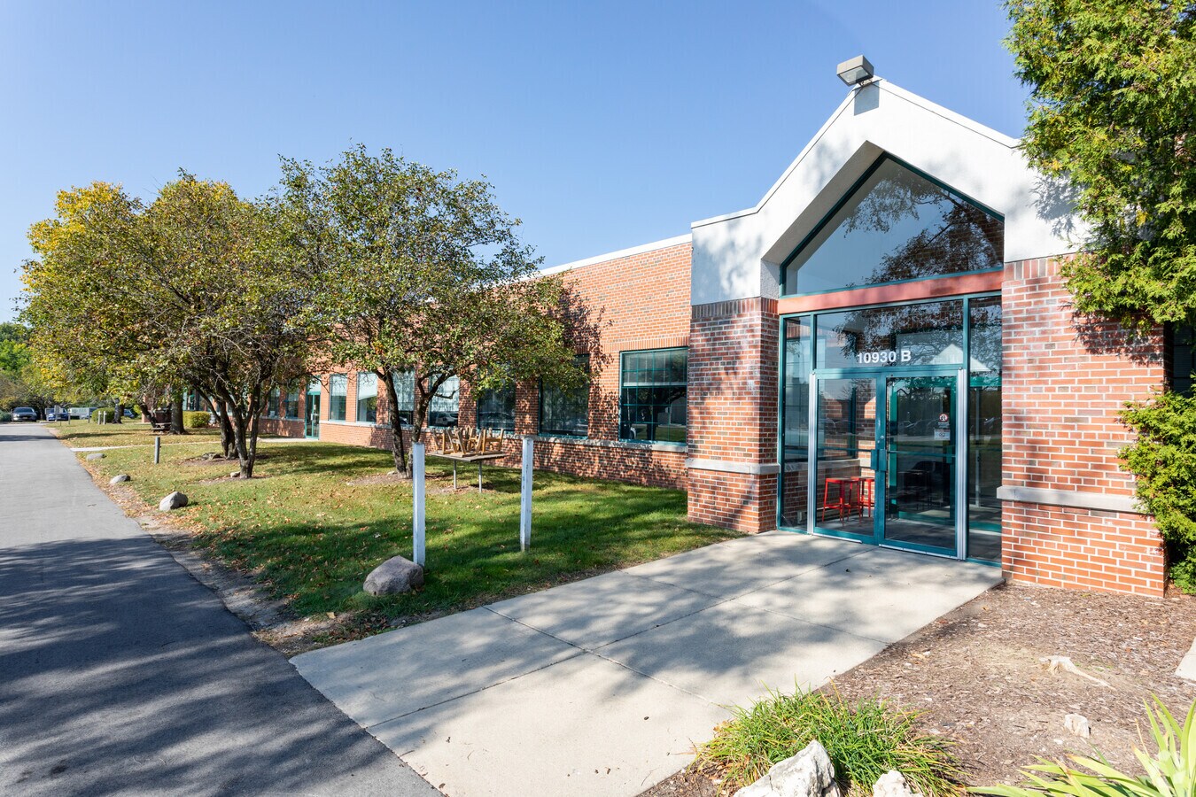 10930 W Potter Rd, Wauwatosa, WI 53226 | LoopNet