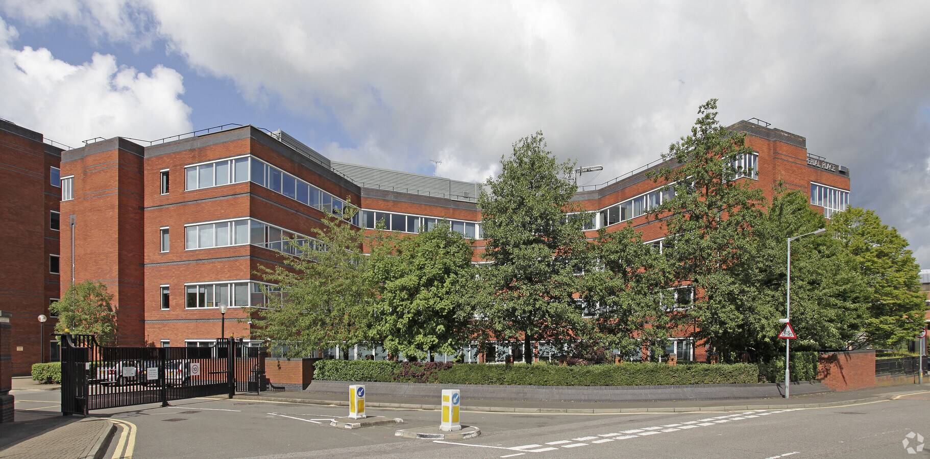 Imperial Place - Borehamwood, HRT for Sale | LoopNet