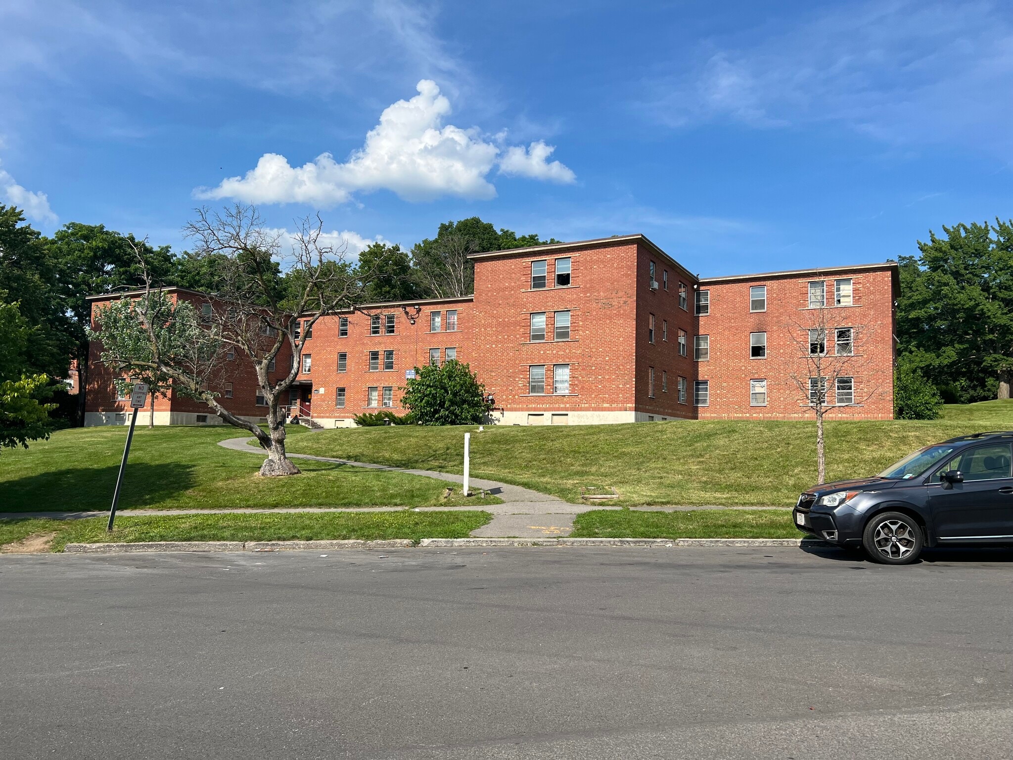 105 Roney Ln, Syracuse, NY 13210 - The Summit Apartments | LoopNet