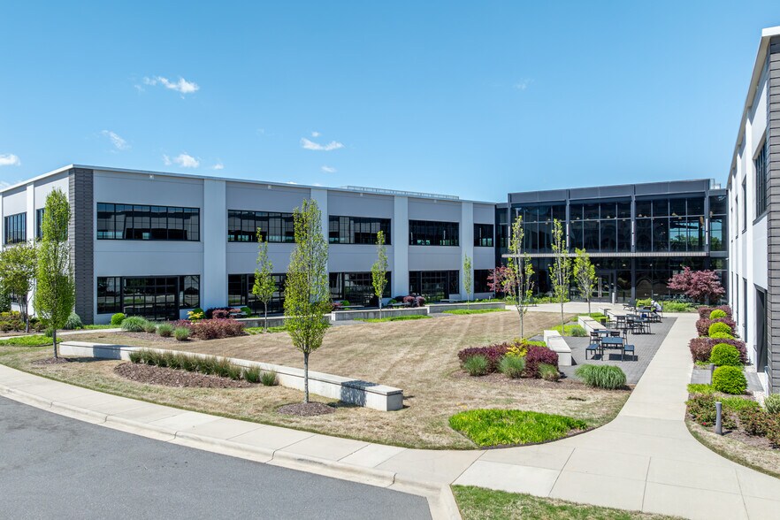 1785 Northpointe Pky, Lutz, FL 33558 - The Edison Suncoast | LoopNet