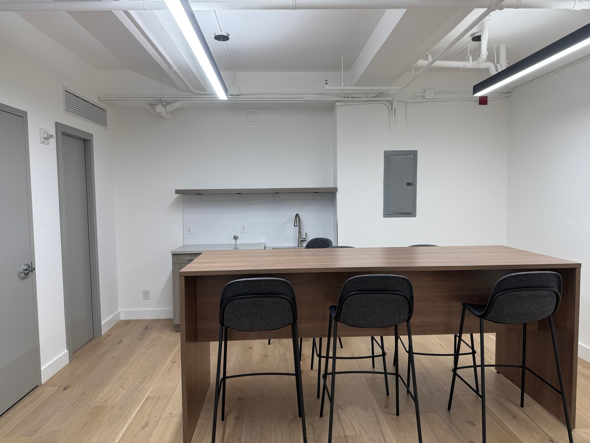 57 W 57th St, New York, NY 10019 - 57 W 57th Street | LoopNet