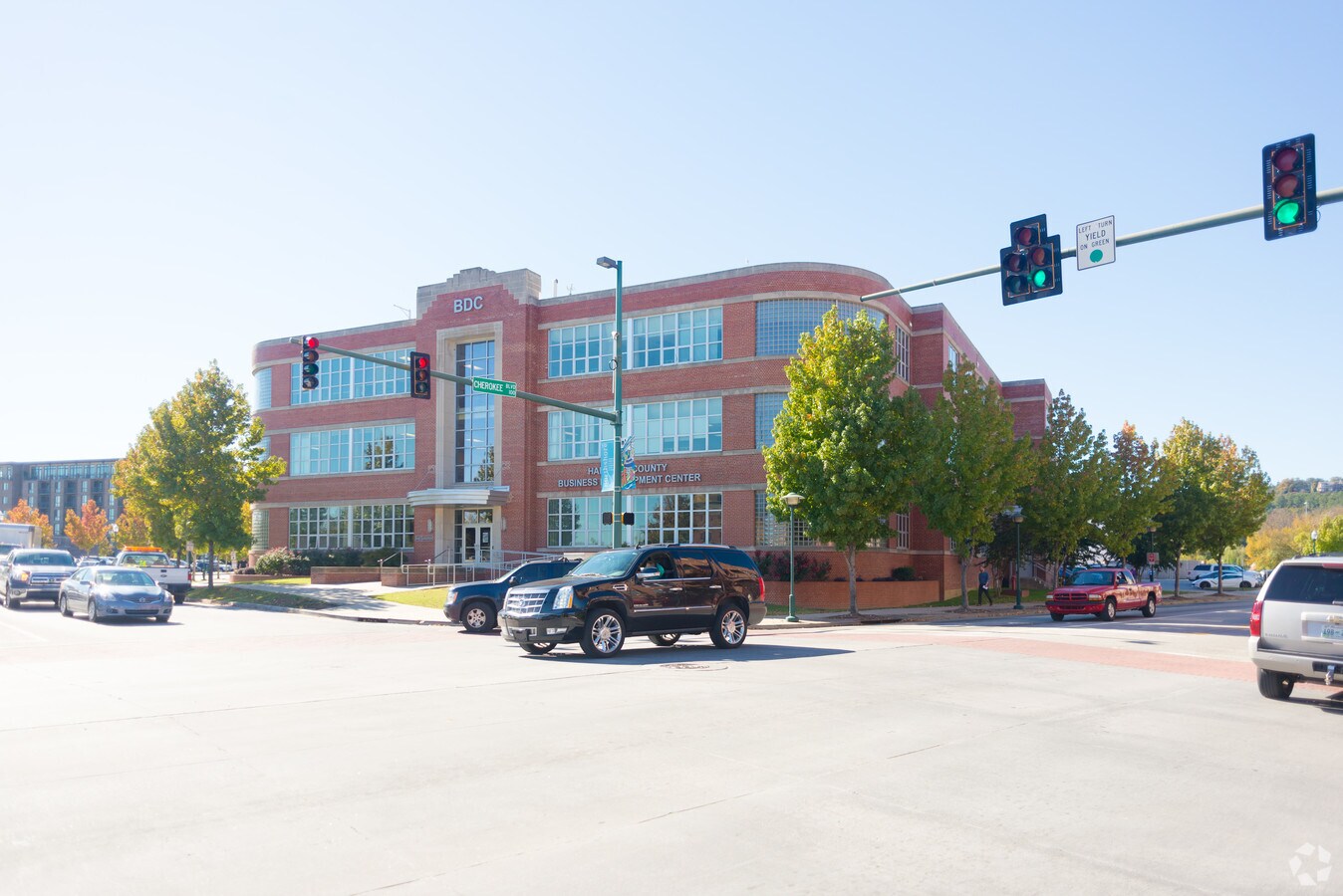 100 Cherokee Blvd, Chattanooga, TN 37405 | LoopNet