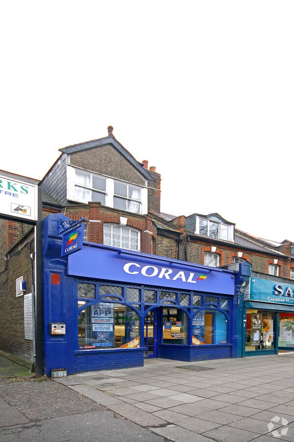 40-40A Cannon Hl, London, N14 6LG | LoopNet