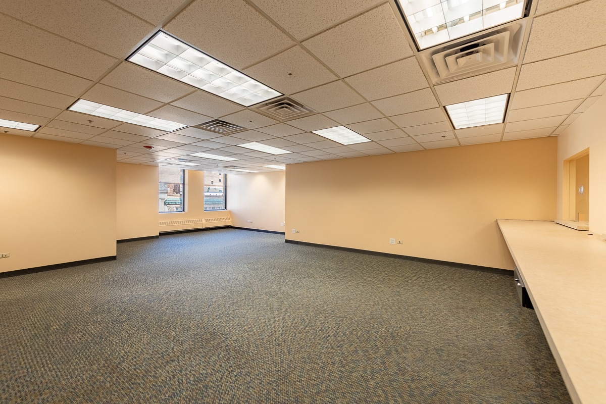 17 N State St, Chicago, IL 60602 - 17 N. State | LoopNet
