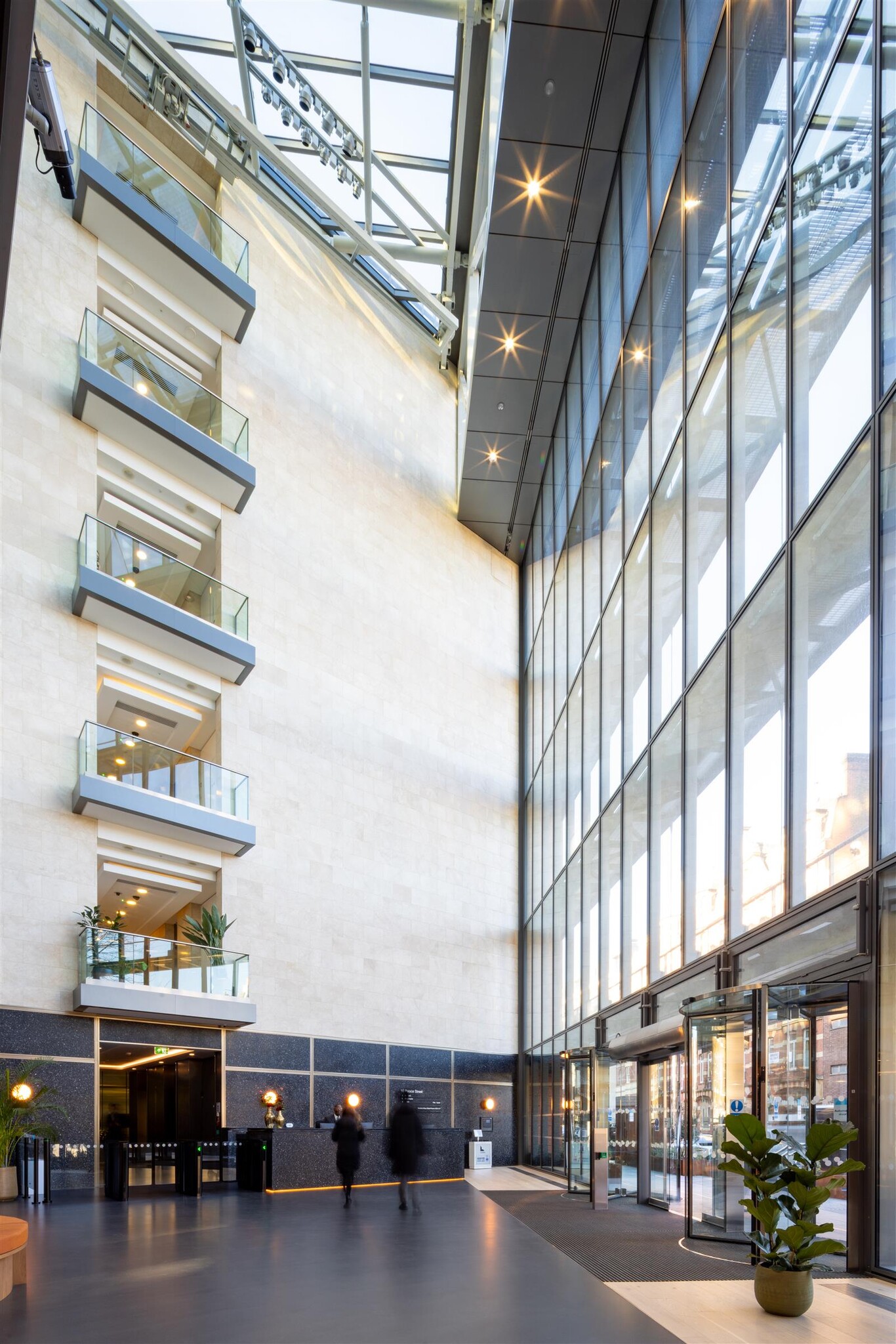 16 Palace St, London, SW1E 5JD - Cardinal Place | LoopNet