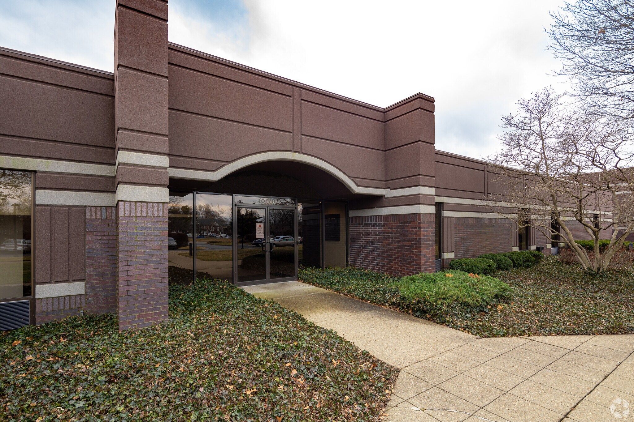 10170 Linn Station Rd, Louisville, KY 40223 - NTS Center | LoopNet