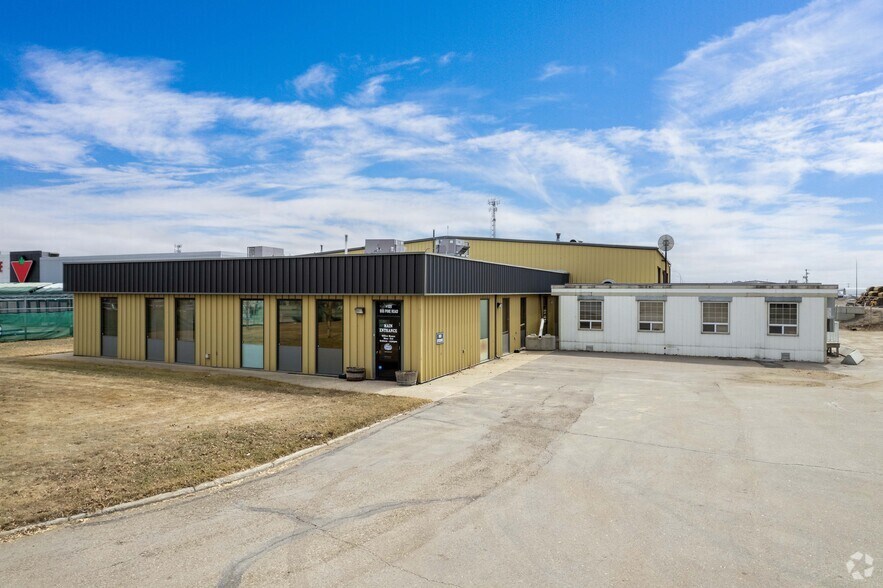 105 900 Pine Rd, Strathmore, AB T1P 0A2 | LoopNet