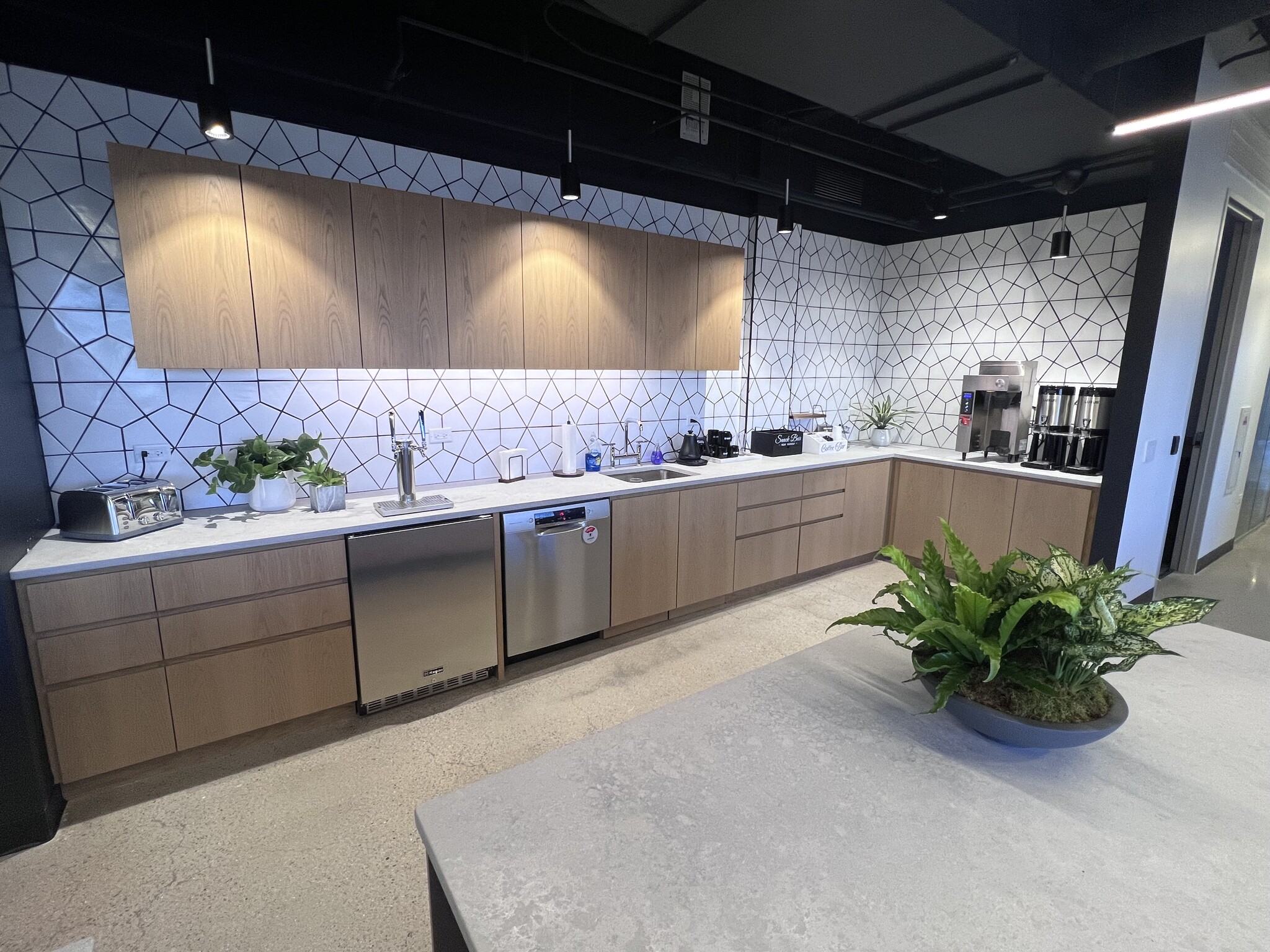 570 Lake Cook Rd, Deerfield, IL 60015 - Venture X Deerfield | LoopNet