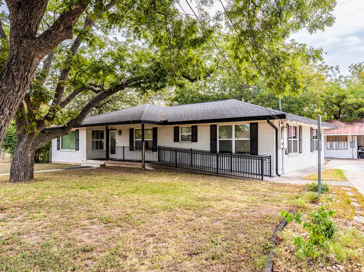 305 Railroad St, Buda, TX 78610 | LoopNet