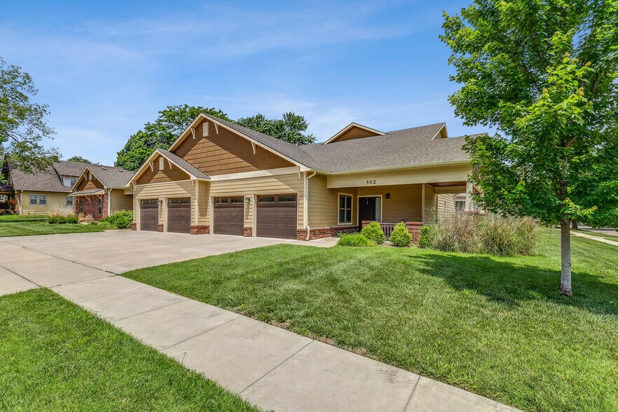 302 W 2nd Ave, El Dorado, KS 67042 - High End Triplex | LoopNet