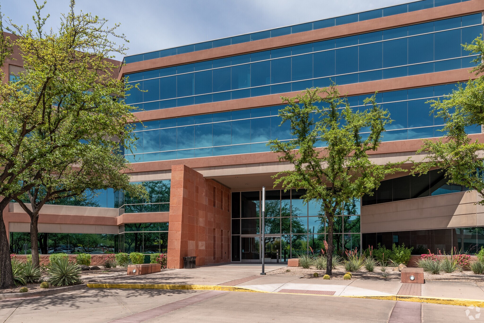 16430 N Scottsdale Rd, Scottsdale, AZ 85254 - Inisio at Kierland | LoopNet