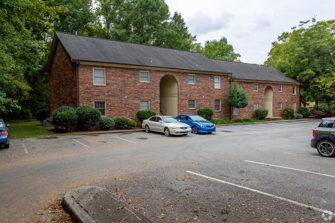 460 14th Ave NE, Hickory, NC 28601 | LoopNet