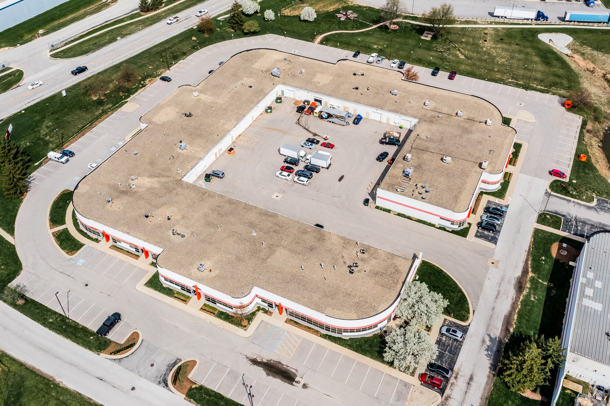 7301 Georgetown Rd, Indianapolis, IN 46268 - Building 200 | LoopNet