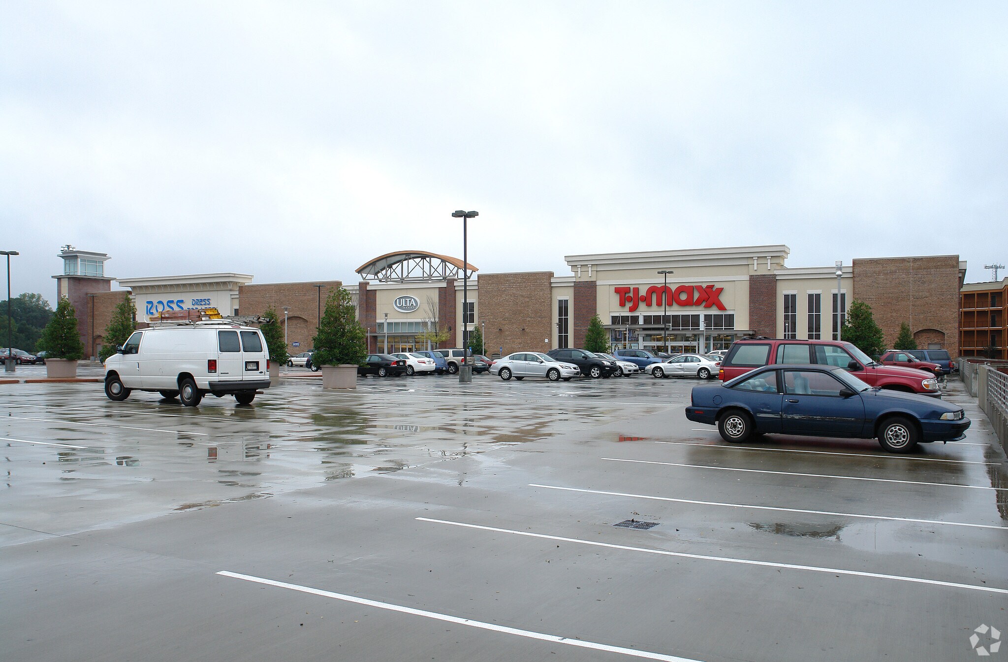 HOWELL MILL Rd, Atlanta, GA 30318 - The District At Howell Mill | LoopNet