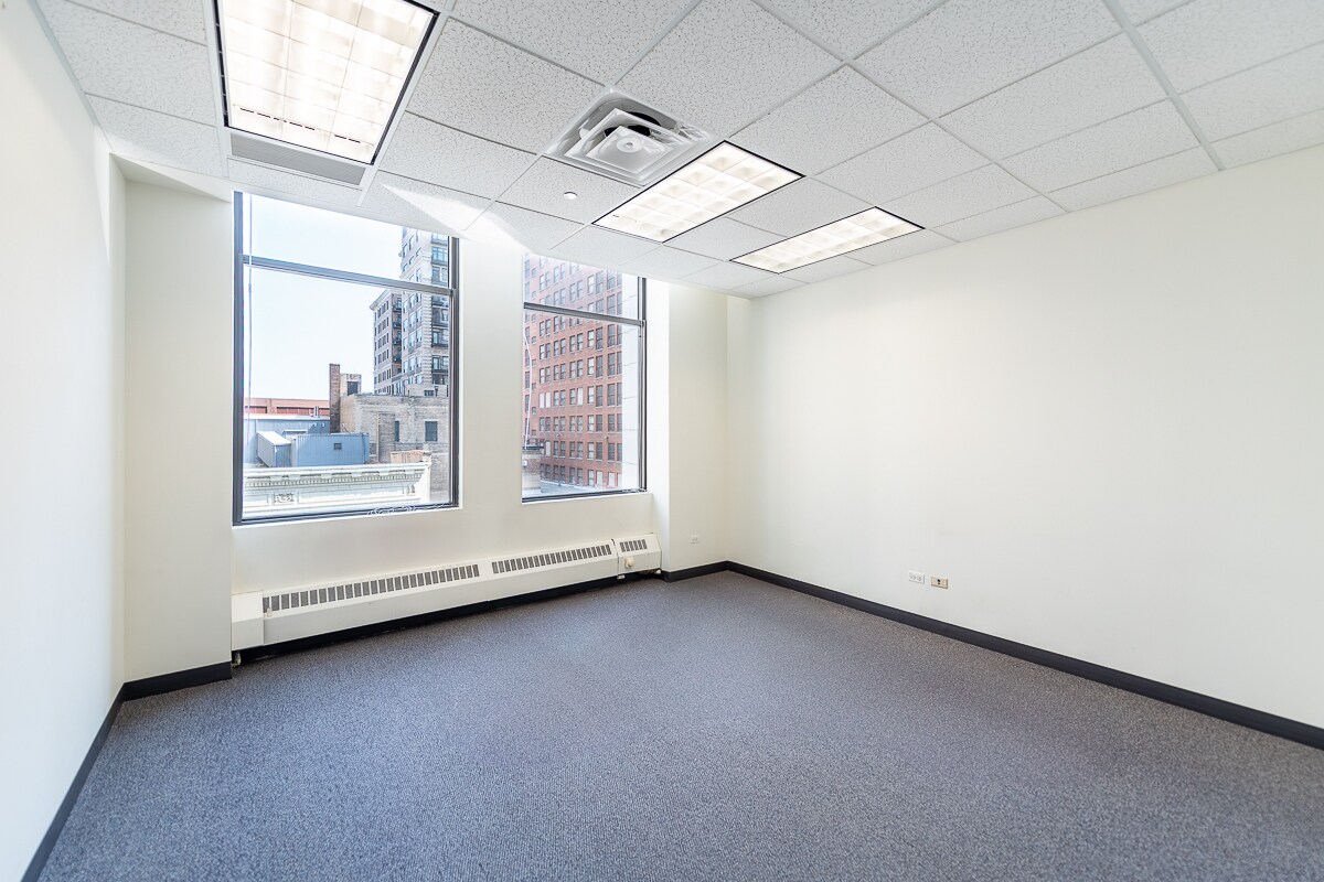 17 N State St, Chicago, IL 60602 - 17 N. State | LoopNet
