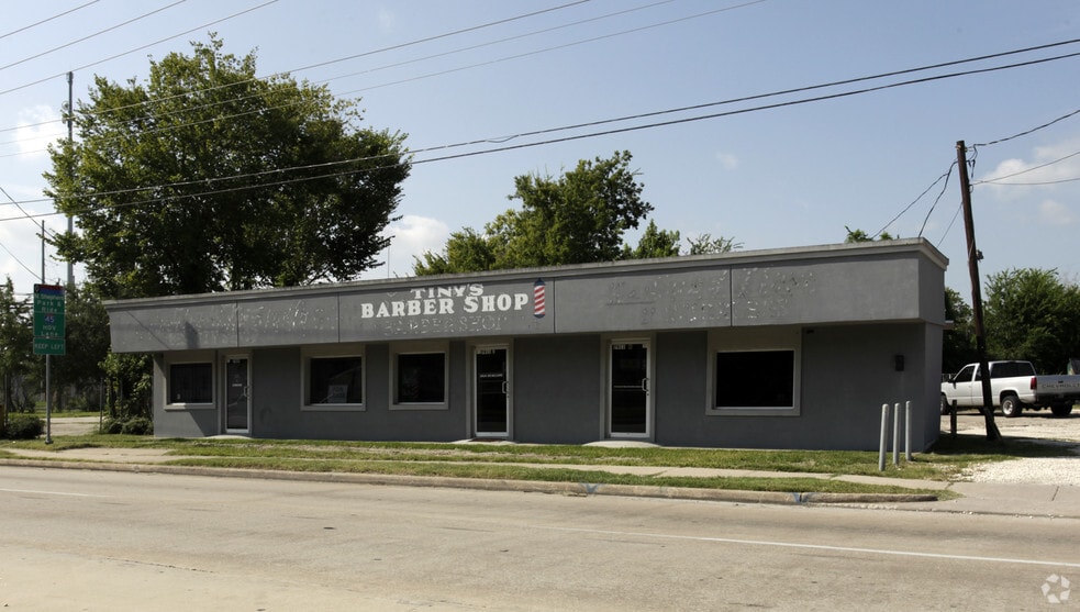 7911 W Montgomery Rd, Houston, TX 77088 | LoopNet