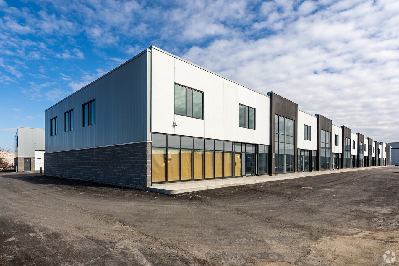 5250 Solar Dr, Mississauga, ON L4W 5M8 - Flex for Lease | LoopNet