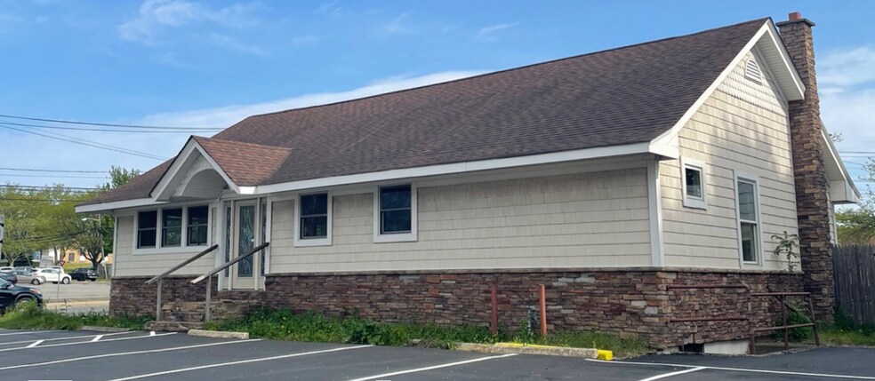 550 Route 111, Hauppauge, NY 11788 | LoopNet