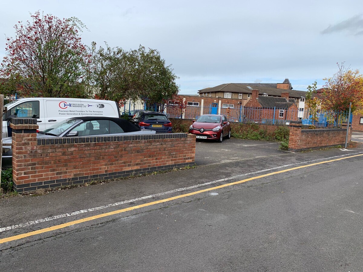 Cliff Hill Av, Nottingham, NTT NG9 7HD | LoopNet