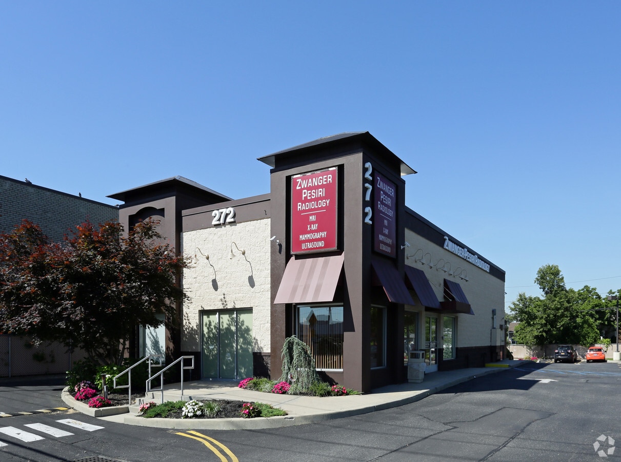 272 N Broadway, Hicksville, NY 11801 | LoopNet