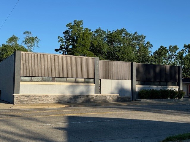 30707 Greenfield Rd, Southfield, MI 48076 | LoopNet