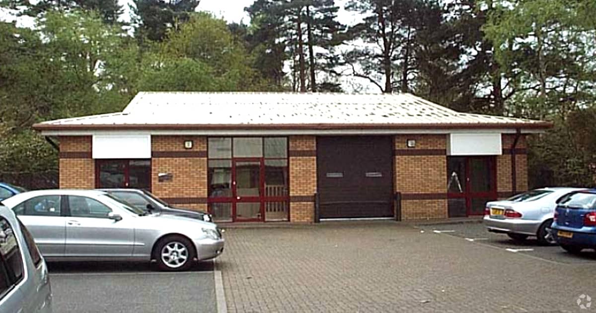 Dukes Ride, Crowthorne, RG45 6LS | LoopNet Dukes Ride, Crowthorne, RG45 6LS | LoopNet