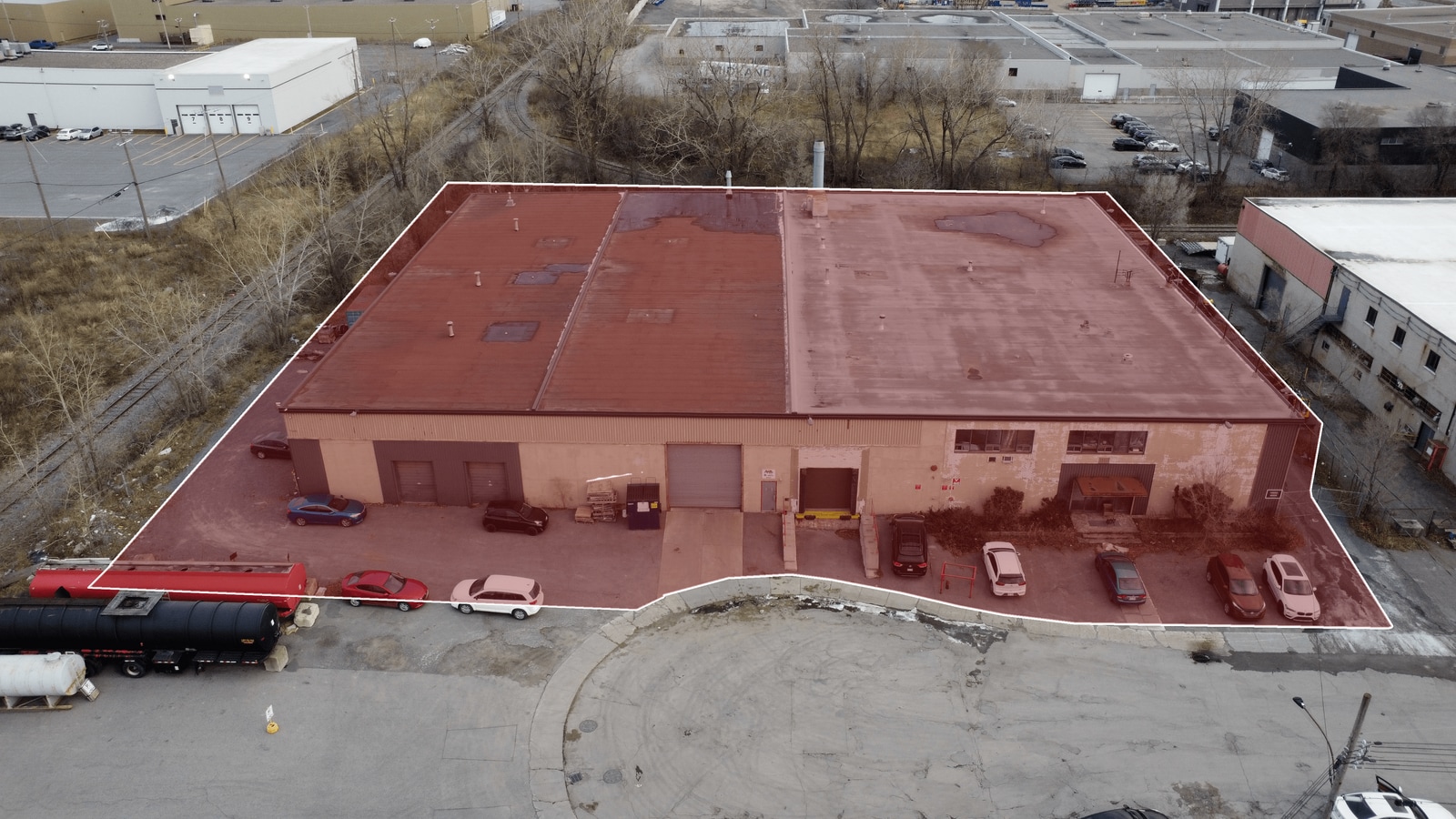 8850-8860 Crois 5E, Montréal, QC H1J 1A2 | LoopNet