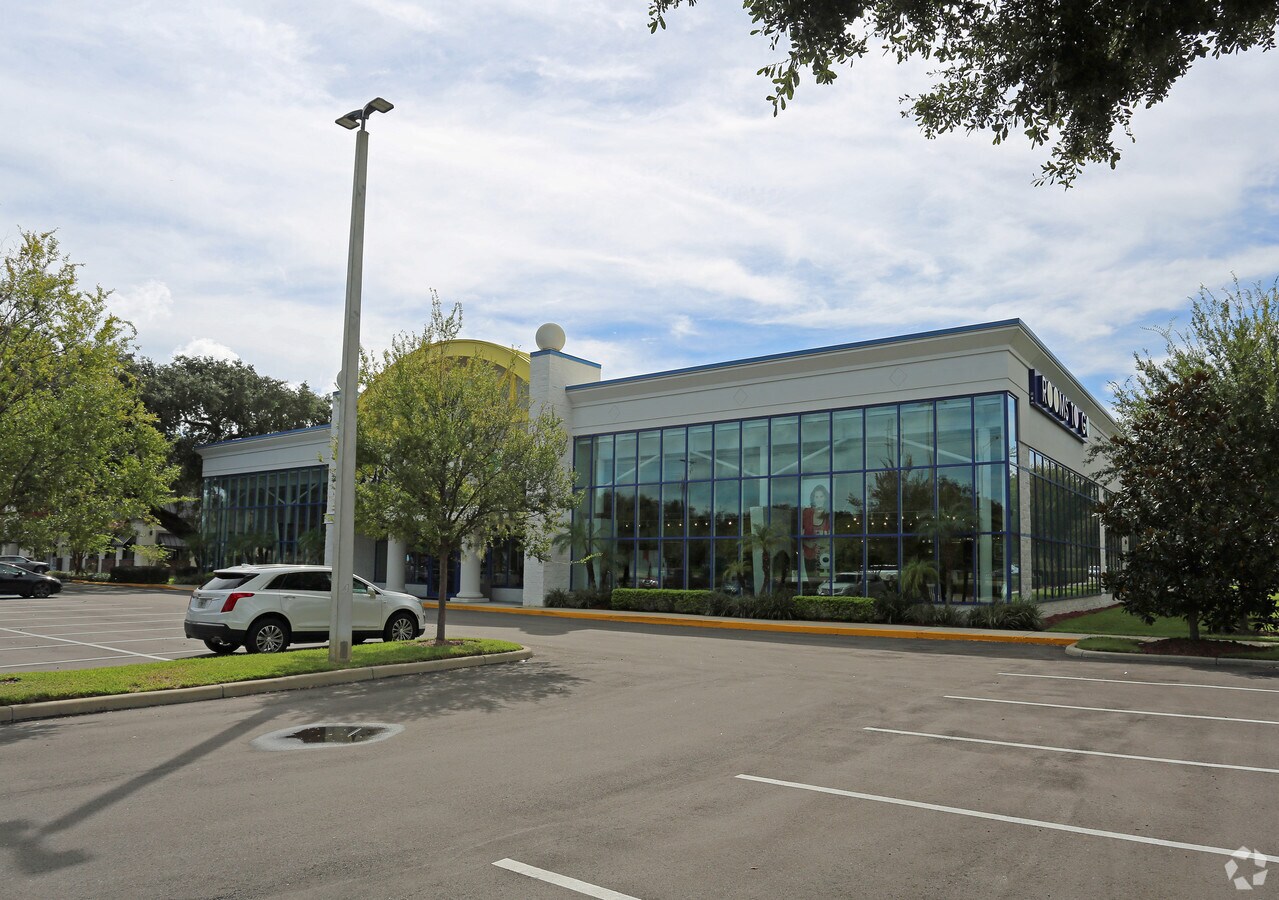 1821 W Brandon Blvd, Brandon, FL 33511 - Property Record | LoopNet