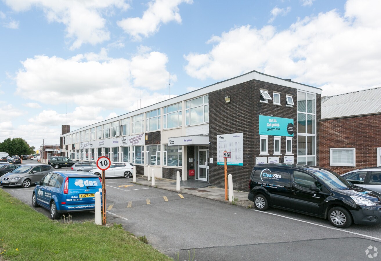 Cheney Manor Industrial Estate, Swindon, SN2 2PJ - BSS House | LoopNet