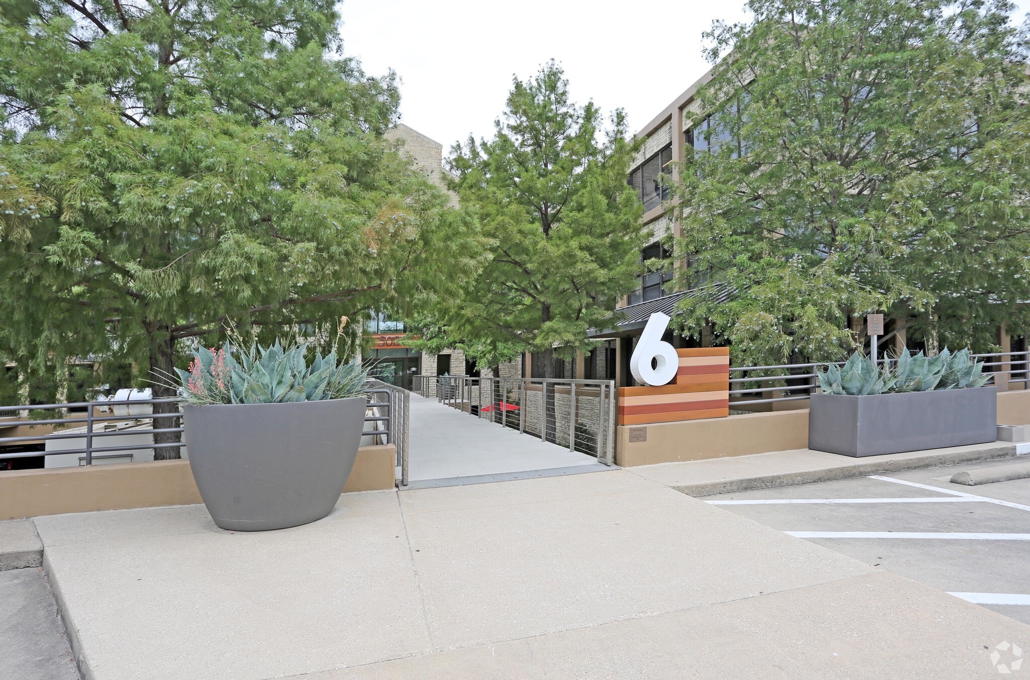 5000 Riverside, Irving, TX 75039 - Riverside Commons Building 6 | LoopNet