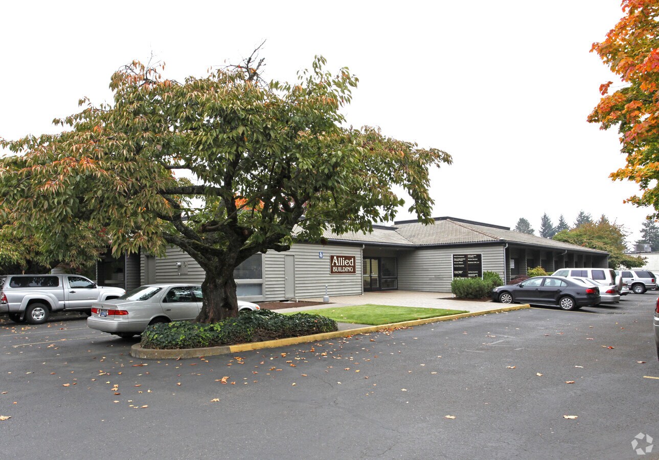 1126 Gateway Loop, Springfield, OR 97477 | LoopNet