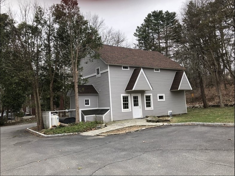 6 Lower Trinity Pass, Pound Ridge, NY 10576 | LoopNet