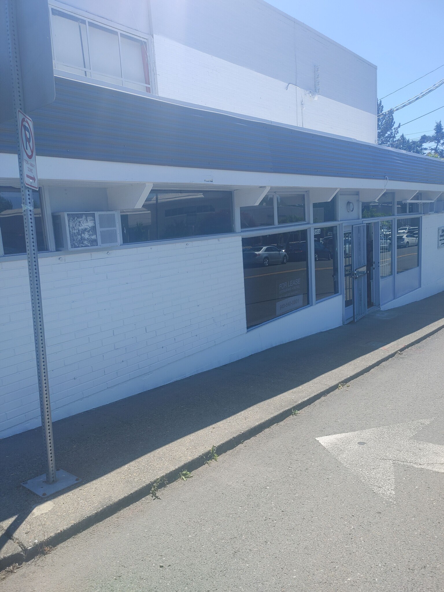 8640-8680 SW Canyon Rd, Portland, OR 97225 - Massih Plaza | LoopNet