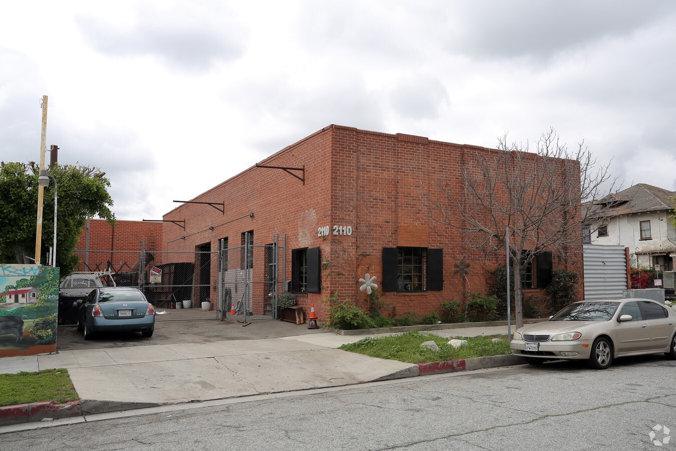 2110 W 20th St, Los Angeles, CA 90018 | LoopNet