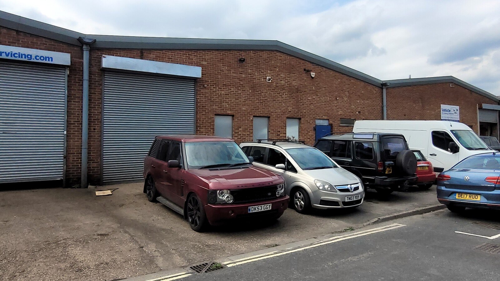 Dunton Clos, Derby, DBY DE21 6XB | LoopNet