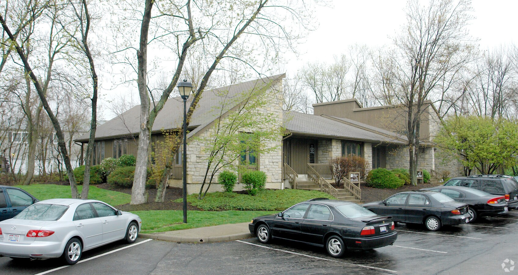 2600-2602 Oakstone Dr, Columbus, OH 43231 | LoopNet