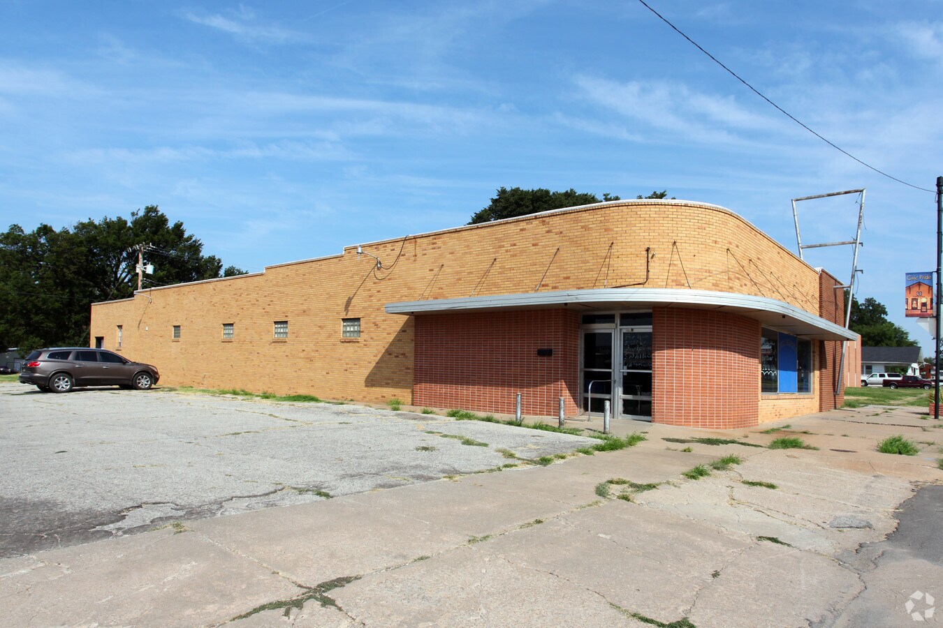 105 N Main St, Tonkawa, OK 74653 | LoopNet