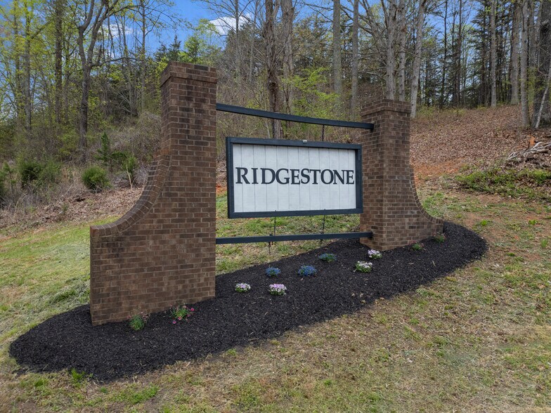 10624 Greensboro Rd, Ridgeway, VA 24148 - Ridgestone Apartments | LoopNet