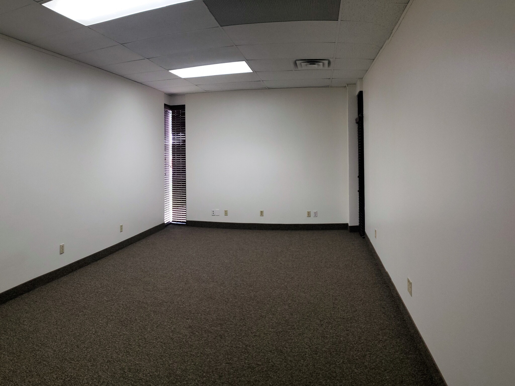 235 NE Loop 820, Hurst, TX 76053 - Spectrum Business Building | LoopNet