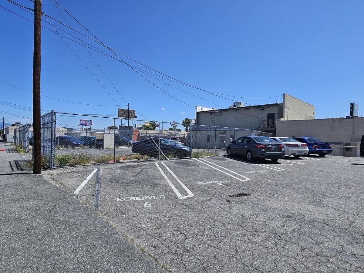 17649 Chatsworth St, Granada Hills, CA 91344 - Office/Retail for Lease ...