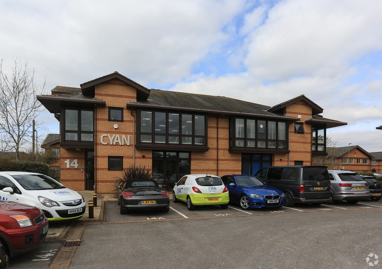 14 Waterberry Dr, Waterlooville, PO7 7YH | LoopNet