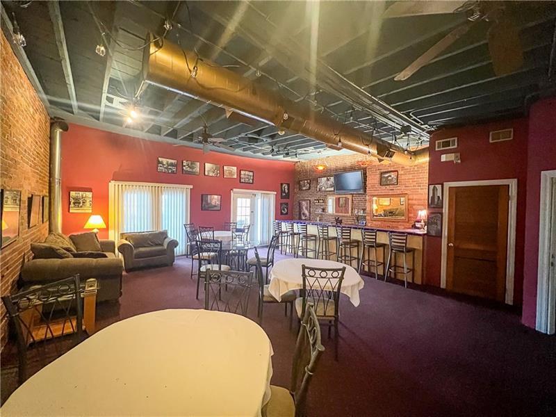 118 N Main St, Butler, PA 16001 - Brickhouse | LoopNet