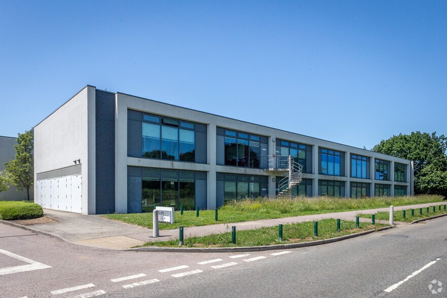 Hitchin Rd, Luton, LU2 8DL | LoopNet